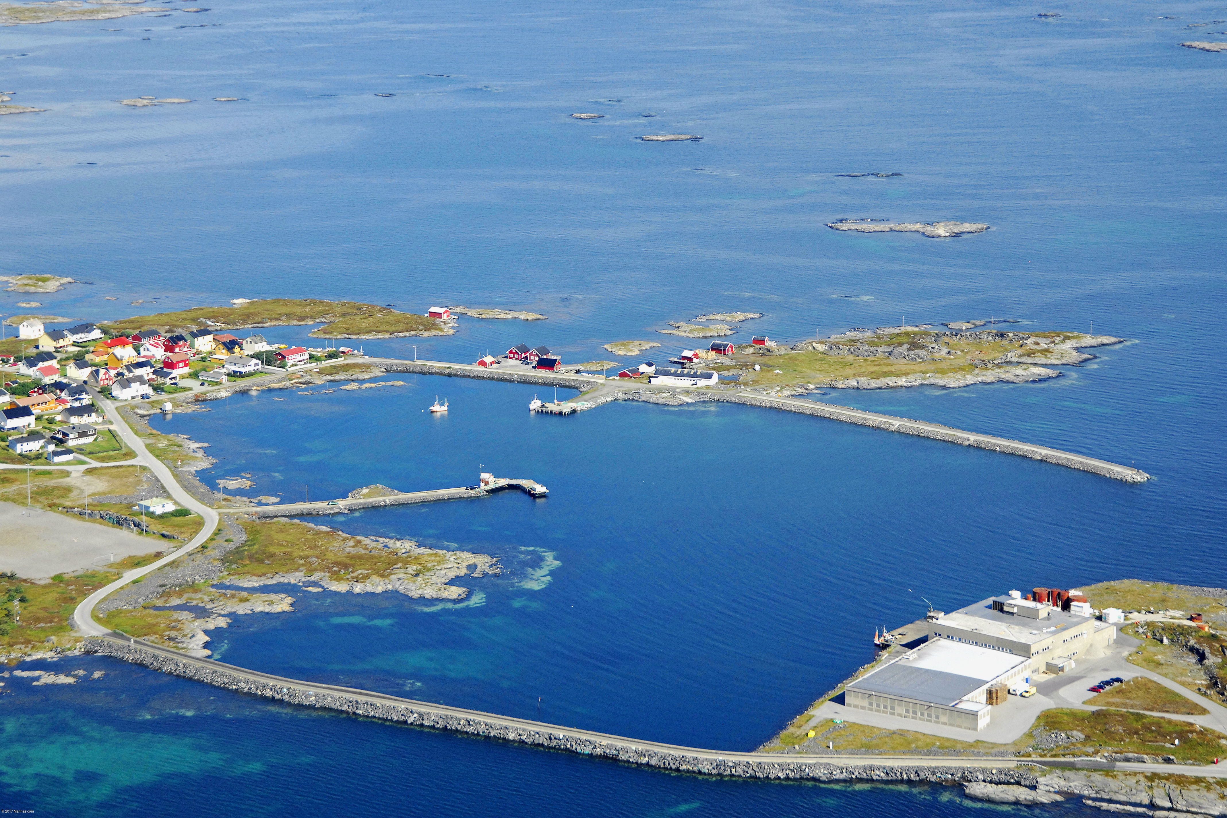 Veiholmen Innveien Harbour in Veiholmen, Norway - Marina Reviews ...