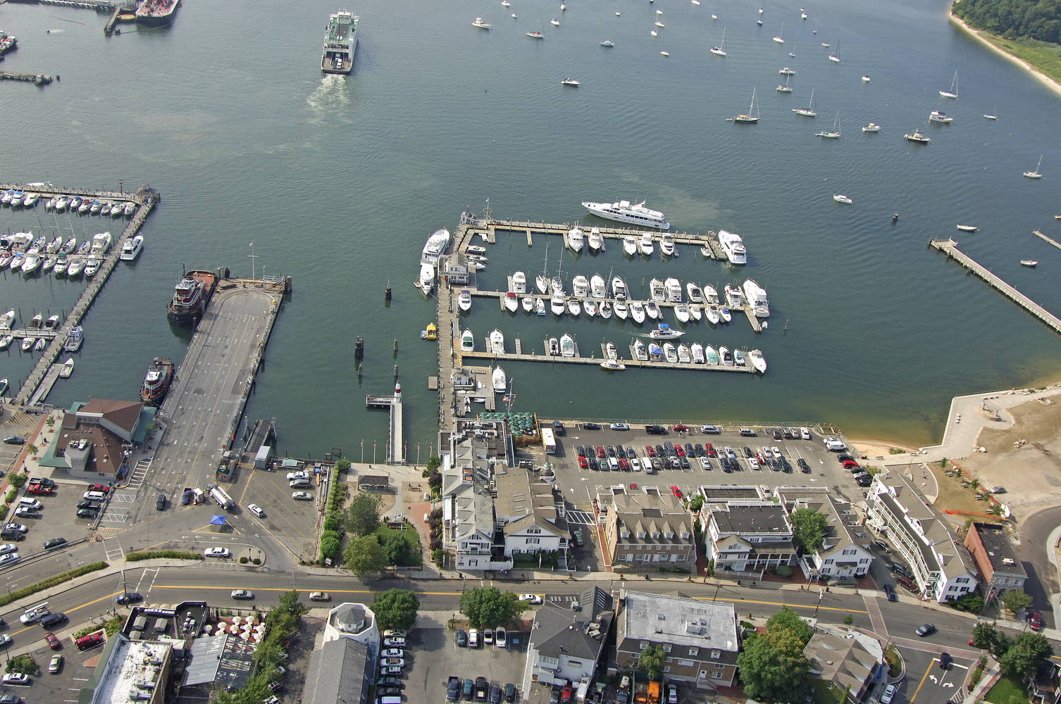 Danfords Hotel & Marina slip, dock, mooring reservations - Dockwa