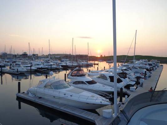 Burnham Harbor, the Chicago Harbors slip, dock, mooring reservations ...