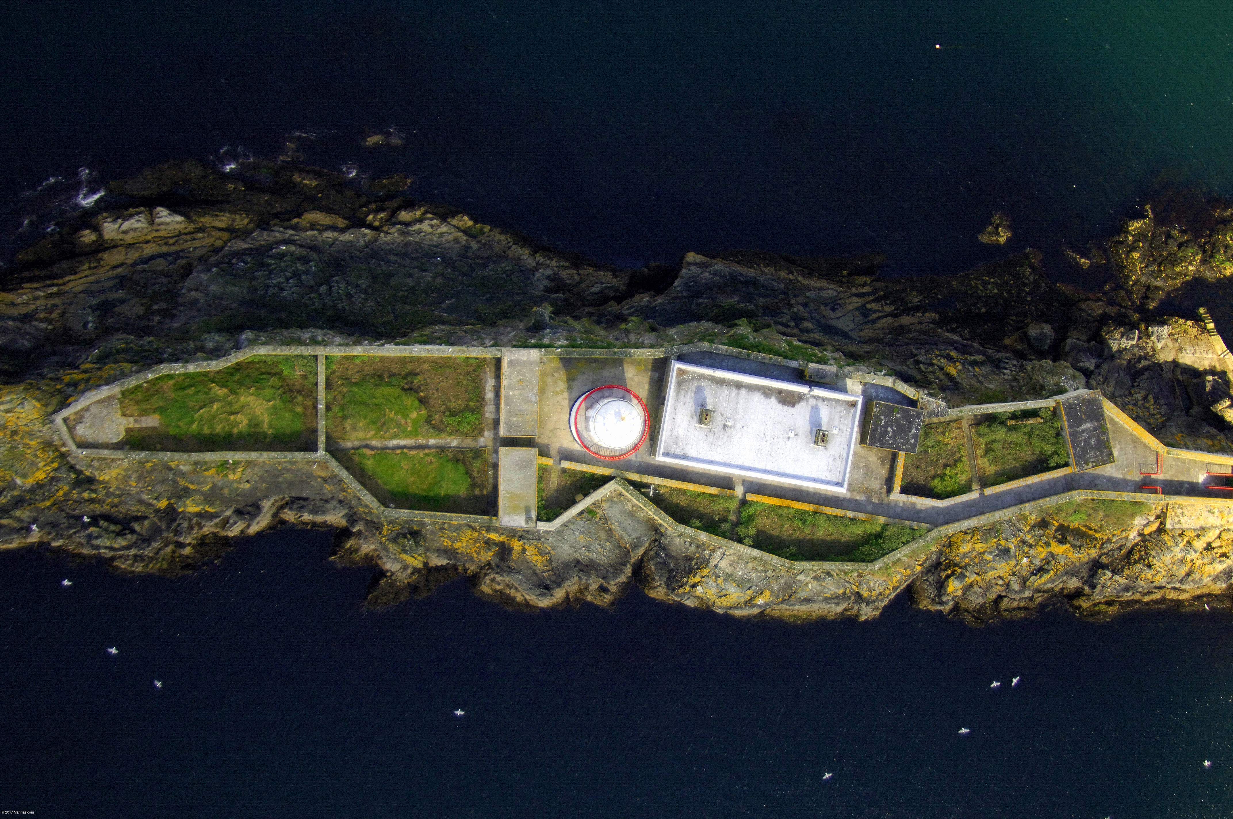 Rotten Island Light Lighthouse in near Killybegs, Killybegs Harbour ...