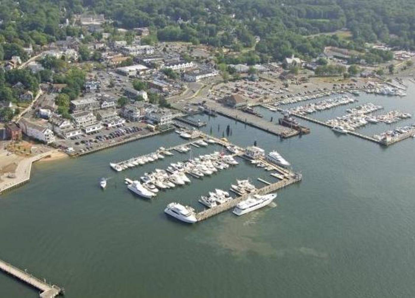 Danfords Hotel & Marina slip, dock, mooring reservations - Dockwa