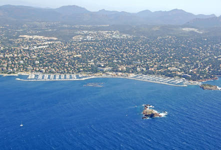 Port of Santa Lucia Harbor in Saint-Raphael, France - harbor Reviews ...