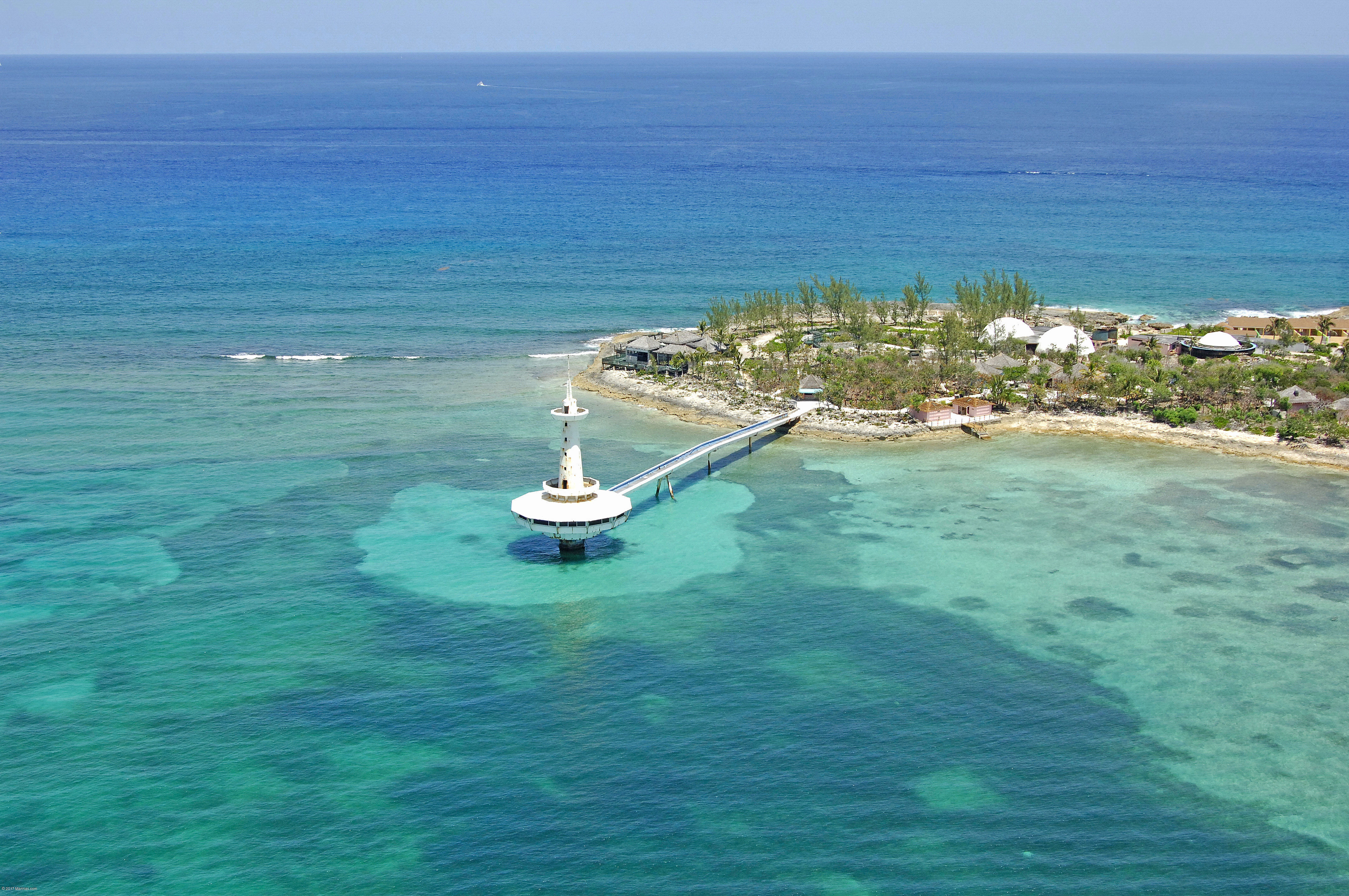 Crystal Cay Lighthouse in Crystal Cay, NP, Bahamas - lighthouse Reviews ...