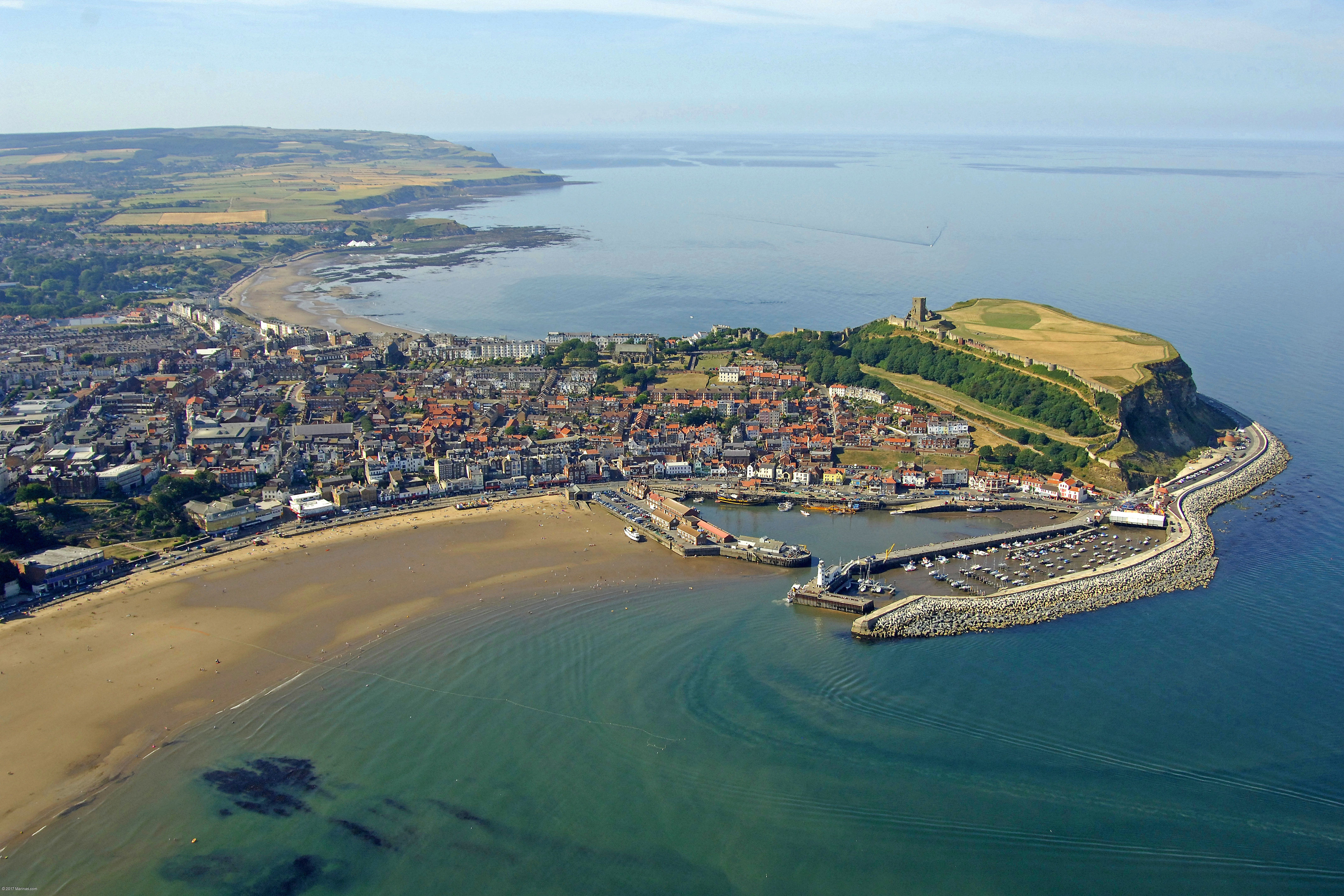 Scarborough Harbor in Scarborough, GB, United Kingdom - harbor Reviews ...