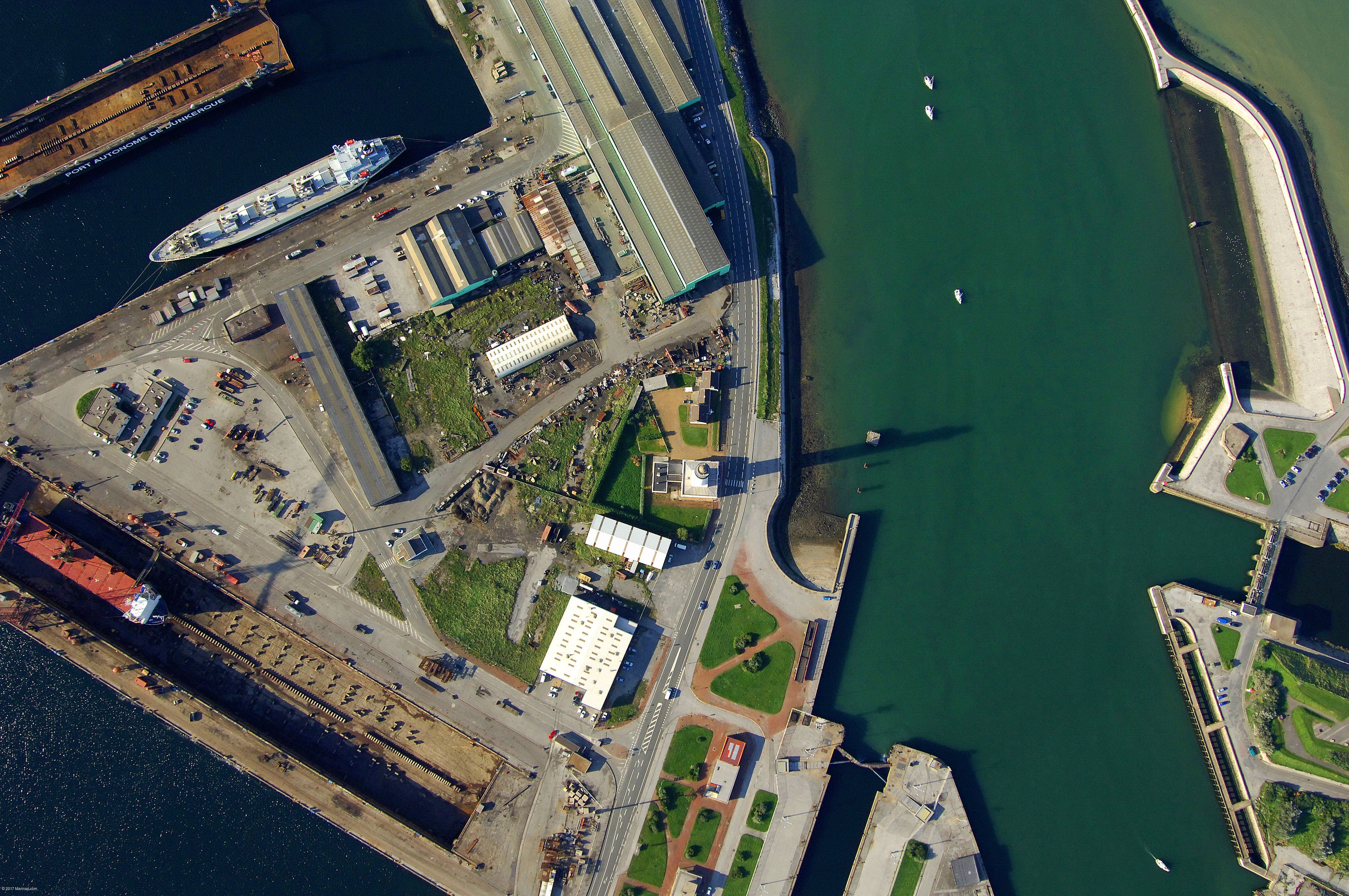 Dunkirk Lighthouse in Dunkerque, Norde-Pas-De-Calais, France ...