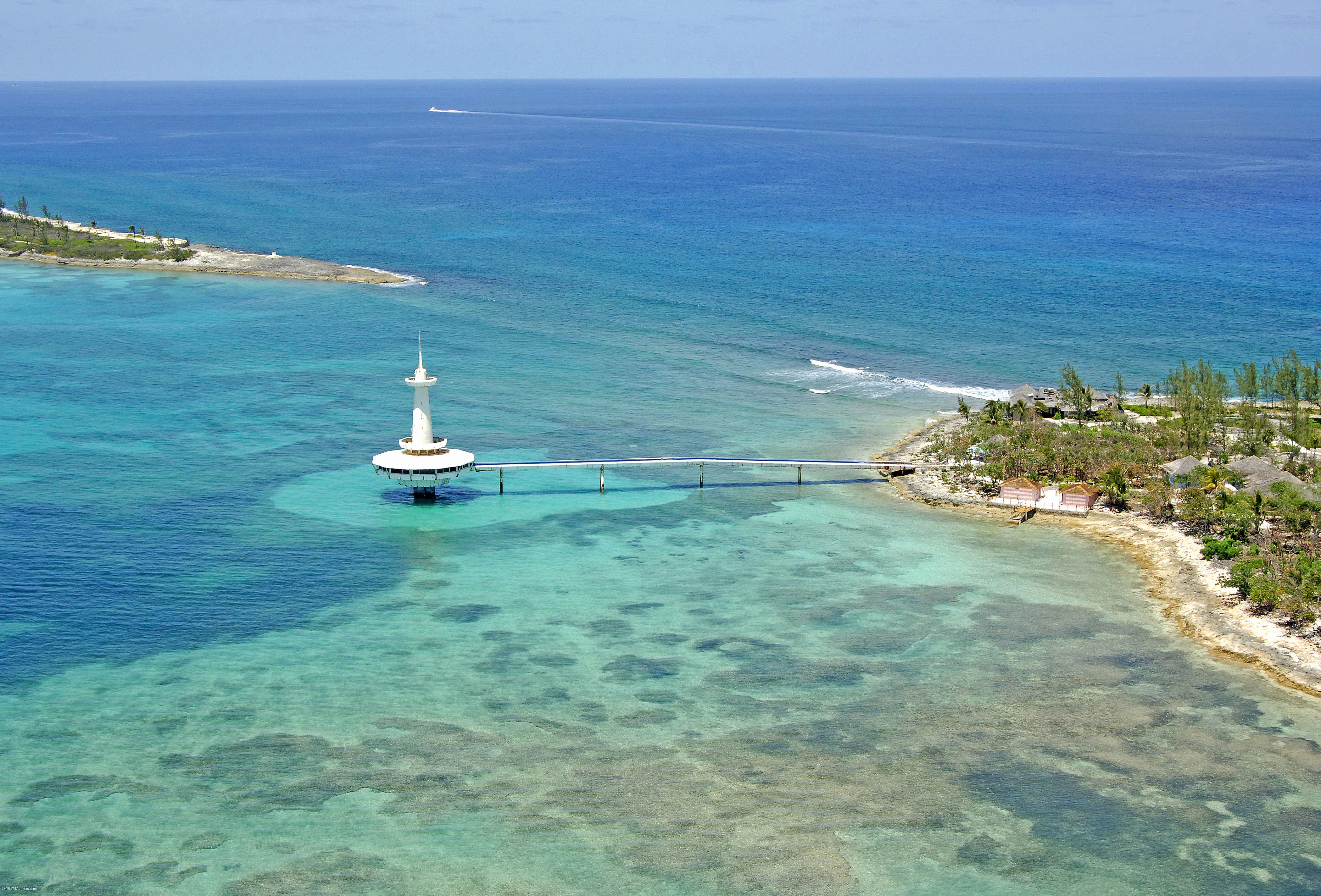 Crystal Cay Lighthouse in Crystal Cay, NP, Bahamas - lighthouse Reviews ...