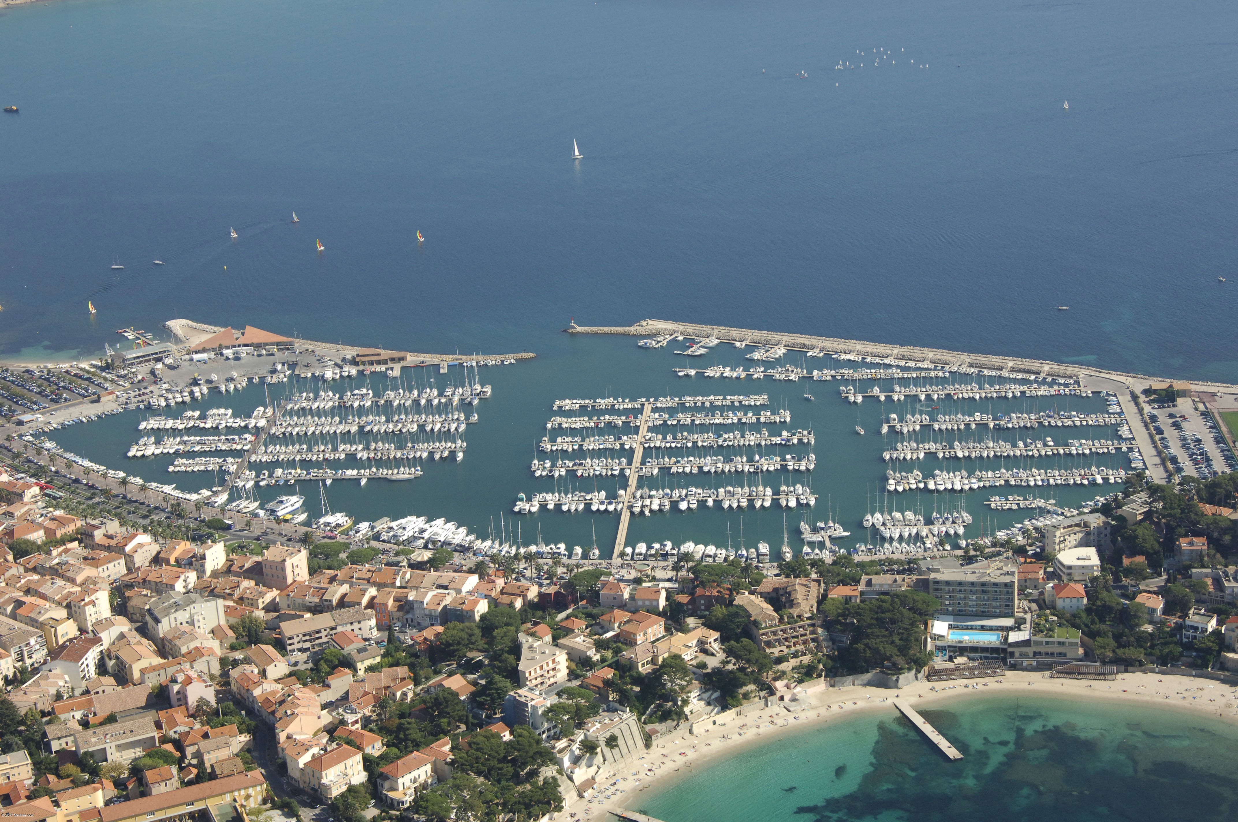 Bandol lsland Marina in Bandol, France - Marina Reviews - Phone Number ...