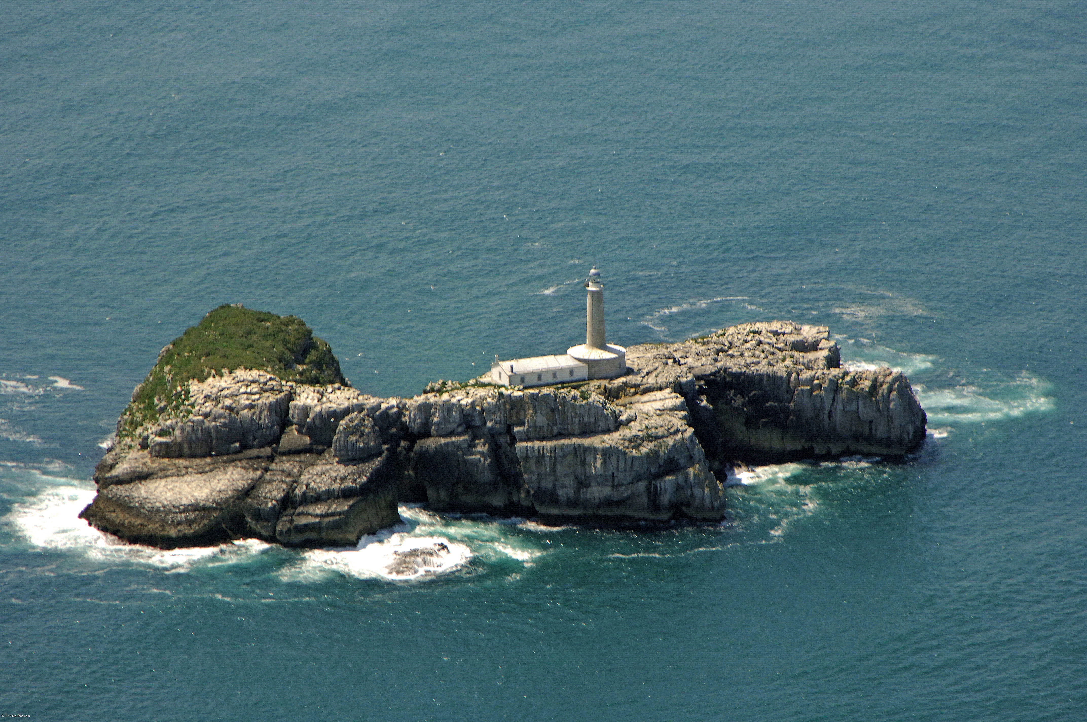 Mouro Island Light Lighthouse in Santander, Spain - lighthouse Reviews ...